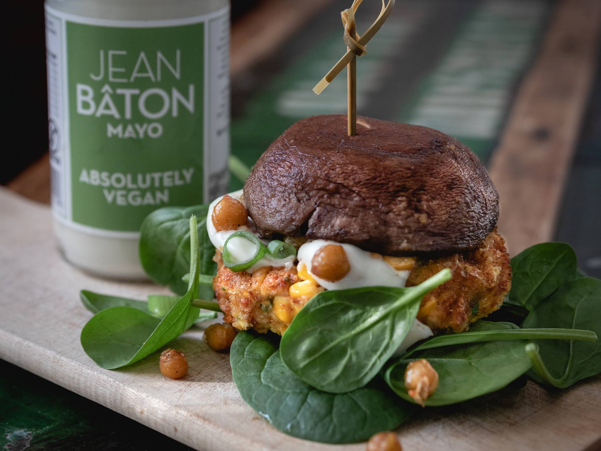 Burger végétarien avec mayonnaise végane - Jean Bâton